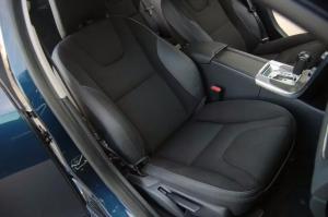 Blue Volvo S60 2012 in Jekabpils, with an engine capacity of 2.00 L and mileage of 235 thousand km for 6900 €, photo 14 on AUTOMOTO.COM.LV