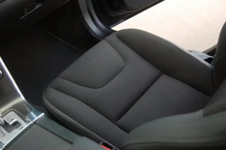Blue Volvo S60 2012 in Jekabpils, with an engine capacity of 2.00 L and mileage of 235 thousand km for 6900 €, photo 22 on AUTOMOTO.COM.LV