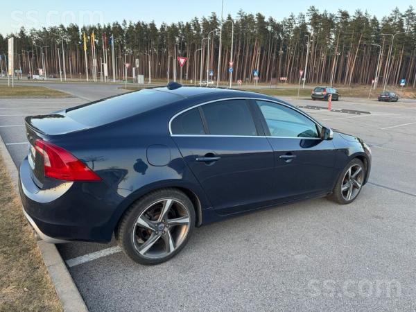 Zils Volvo S60 2012 Rīga, ar dzinēja tilpumu 2.00 L un nobraukumu 320 tūkst. km par 4700 €, foto 3 vietnē AUTOMOTO.COM.LV
