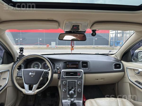 Zils Volvo S60 2012 Rīga, ar dzinēja tilpumu 2.00 L un nobraukumu 334 tūkst. km par 5000 €, foto 8 vietnē AUTOMOTO.COM.LV