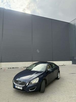 Zils Volvo S60 2013 Šauļi, ar dzinēja tilpumu 2.50 L un nobraukumu 250 tūkst. km par 5550 €, foto 3 vietnē AUTOMOTO.COM.LV
