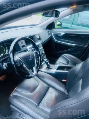 Zils Volvo S60 2013 Rīga, ar dzinēja tilpumu 2.40 L un nobraukumu 0 tūkst. km par 6500 €, foto 5 vietnē AUTOMOTO.COM.LV