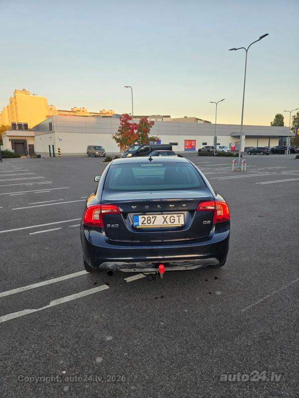 Volvo S60 2013 Tallina vietnē Zils Volvo S60 2013 Tallina, ar dzinēja tilpumu 1.60 L un nobraukumu 251 tūkst. km par 6100 €, foto 4 vietnē AUTOMOTO.COM.LV