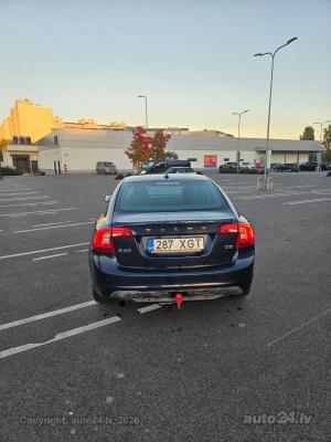 Zils Volvo S60 2013 Tallina, ar dzinēja tilpumu 1.60 L un nobraukumu 251 tūkst. km par 6100 €, foto 4 vietnē AUTOMOTO.COM.LV
