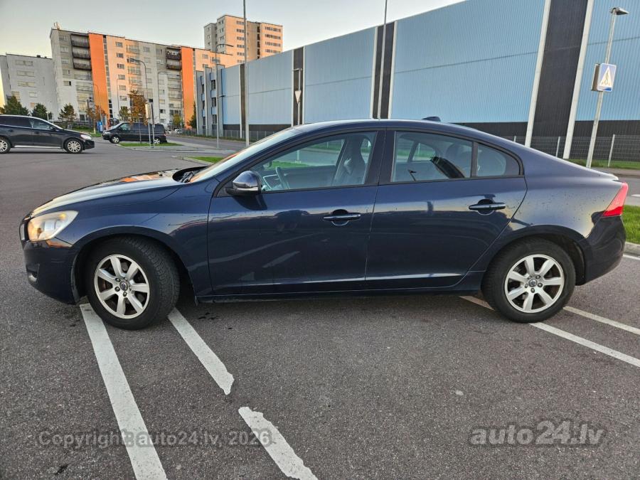 Zils Volvo S60 2013 Tallina, ar dzinēja tilpumu 1.60 L un nobraukumu 251 tūkst. km par 6100 €, foto 5 vietnē AUTOMOTO.COM.LV
