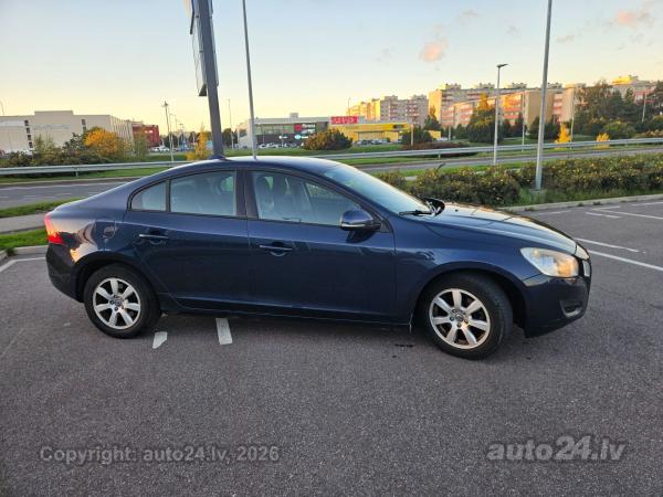 Volvo S60 2013 Tallina vietnē Zils Volvo S60 2013 Tallina, ar dzinēja tilpumu 1.60 L un nobraukumu 251 tūkst. km par 6100 €, foto 6 vietnē AUTOMOTO.COM.LV