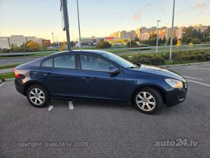 Zils Volvo S60 2013 Tallina, ar dzinēja tilpumu 1.60 L un nobraukumu 251 tūkst. km par 6100 €, foto 6 vietnē AUTOMOTO.COM.LV