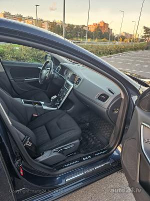 Zils Volvo S60 2013 Tallina, ar dzinēja tilpumu 1.60 L un nobraukumu 251 tūkst. km par 6100 €, foto 8 vietnē AUTOMOTO.COM.LV
