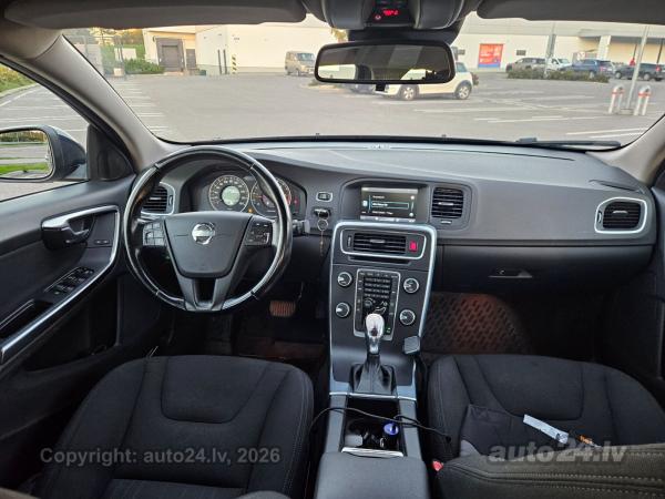 Volvo S60 2013 Tallina vietnē Zils Volvo S60 2013 Tallina, ar dzinēja tilpumu 1.60 L un nobraukumu 251 tūkst. km par 6100 €, foto 9 vietnē AUTOMOTO.COM.LV