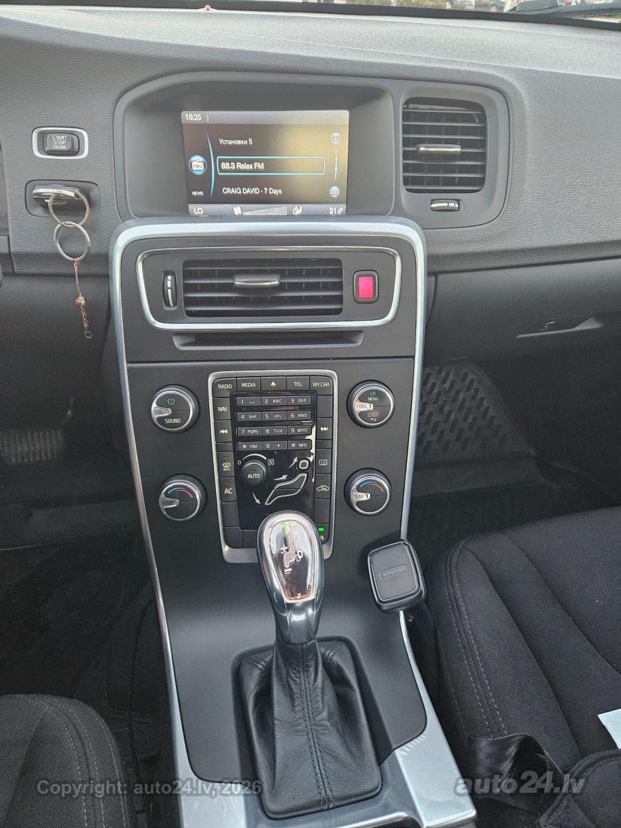 Zils Volvo S60 2013 Tallina, ar dzinēja tilpumu 1.60 L un nobraukumu 251 tūkst. km par 6100 €, foto 10 vietnē AUTOMOTO.COM.LV