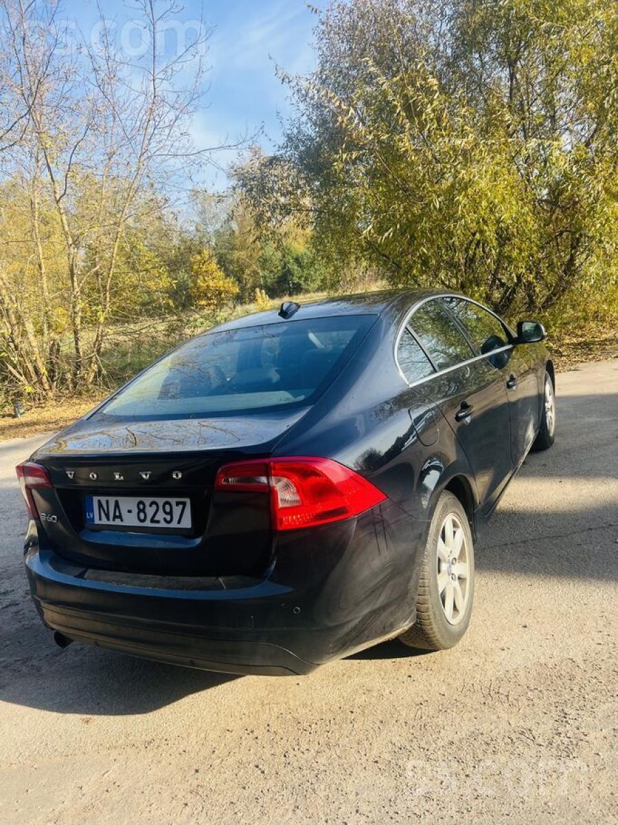 Blue Volvo S60 2014 in Riga, with an engine capacity of 1.60 L and mileage of 267 thousand km for 7000 €, photo 3 on AUTOMOTO.COM.LV