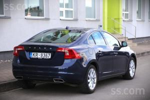 Zils Volvo S60 2014 Rīga, ar dzinēja tilpumu 2.00 L un nobraukumu 306 tūkst. km par 6495 €, foto 7 vietnē AUTOMOTO.COM.LV