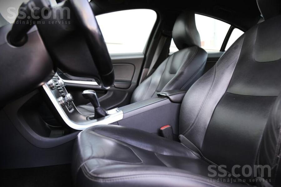 Zils Volvo S60 2014 Rīga, ar dzinēja tilpumu 2.00 L un nobraukumu 306 tūkst. km par 6495 €, foto 13 vietnē AUTOMOTO.COM.LV