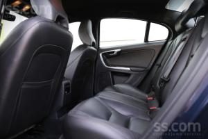 Zils Volvo S60 2014 Rīga, ar dzinēja tilpumu 2.00 L un nobraukumu 306 tūkst. km par 6495 €, foto 15 vietnē AUTOMOTO.COM.LV