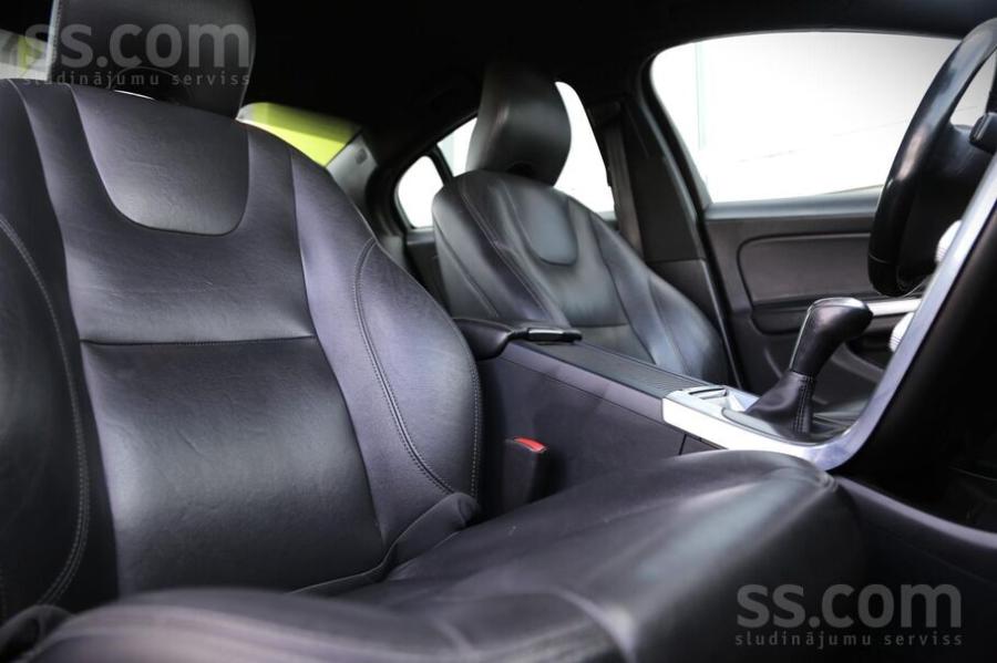 Zils Volvo S60 2014 Rīga, ar dzinēja tilpumu 2.00 L un nobraukumu 306 tūkst. km par 6495 €, foto 14 vietnē AUTOMOTO.COM.LV