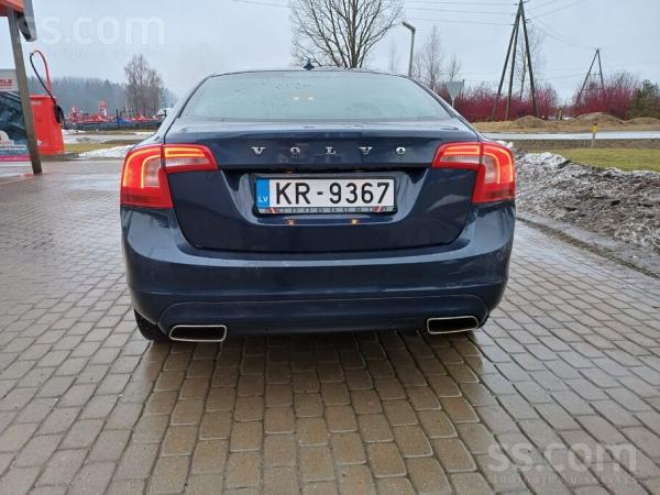 Zils Volvo S60 2014 Gulbene, ar dzinēja tilpumu 2.00 L un nobraukumu 306 tūkst. km par 6100 €, foto 4 vietnē AUTOMOTO.COM.LV