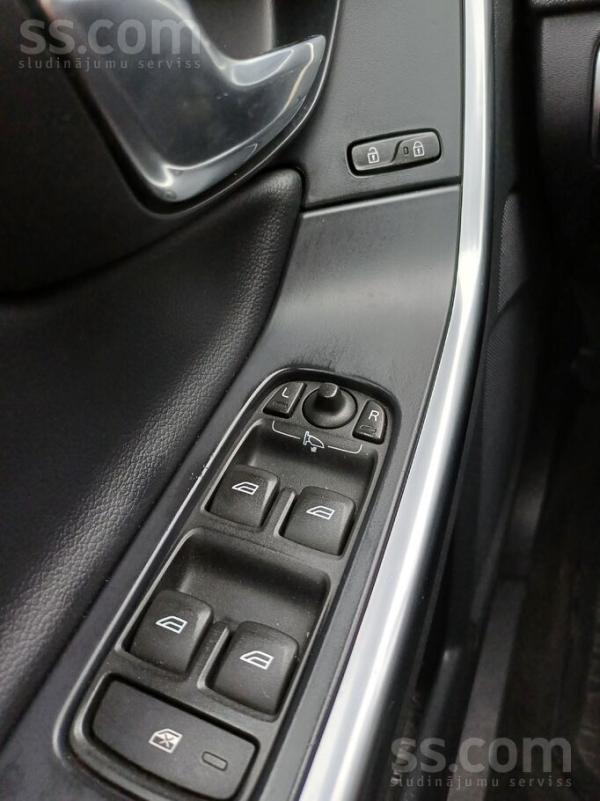 Zils Volvo S60 2014 Gulbene, ar dzinēja tilpumu 2.00 L un nobraukumu 306 tūkst. km par 6100 €, foto 10 vietnē AUTOMOTO.COM.LV