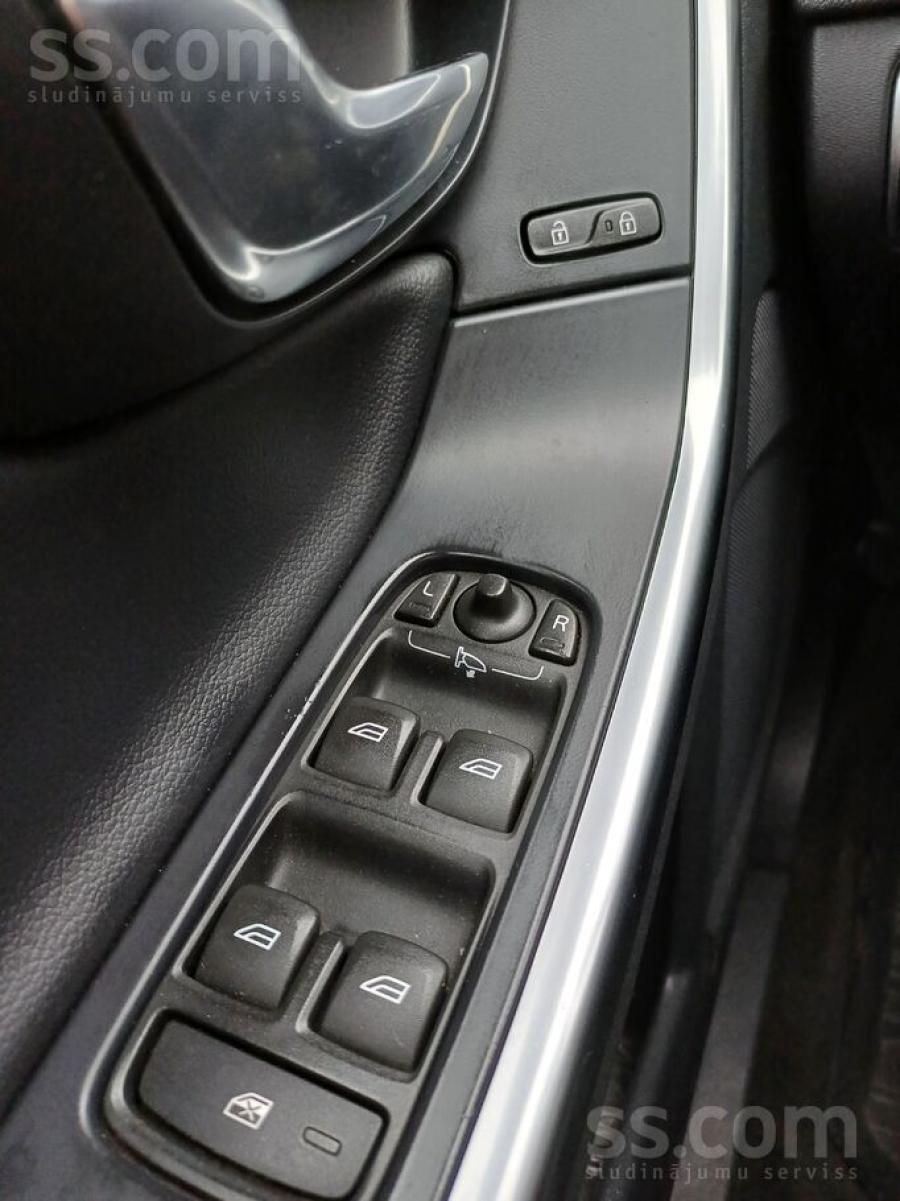 Zils Volvo S60 2014 Gulbene, ar dzinēja tilpumu 2.00 L un nobraukumu 306 tūkst. km par 6100 €, foto 11 vietnē AUTOMOTO.COM.LV