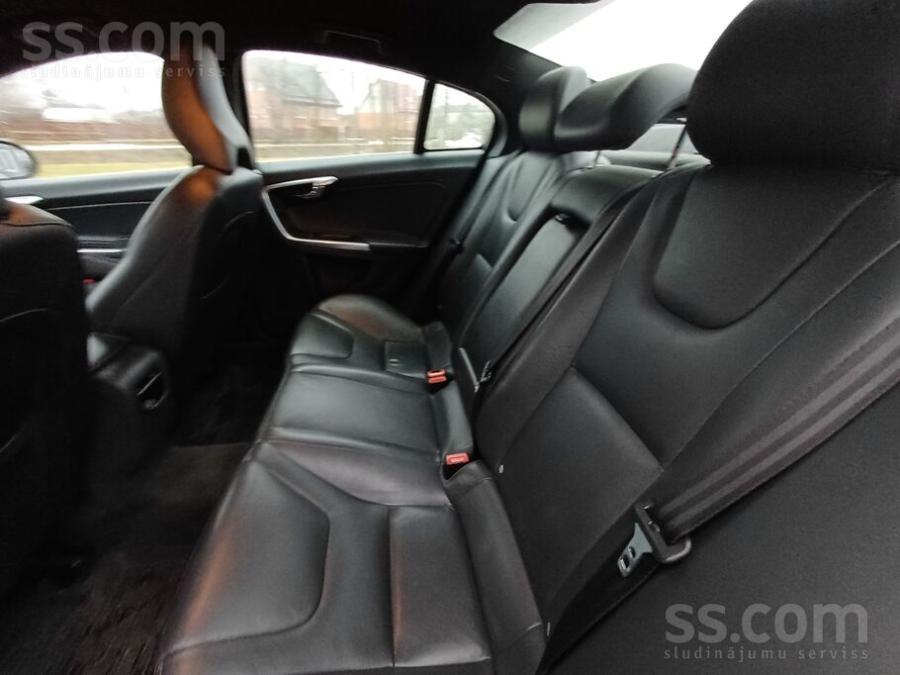 Zils Volvo S60 2014 Gulbene, ar dzinēja tilpumu 2.00 L un nobraukumu 306 tūkst. km par 6100 €, foto 12 vietnē AUTOMOTO.COM.LV