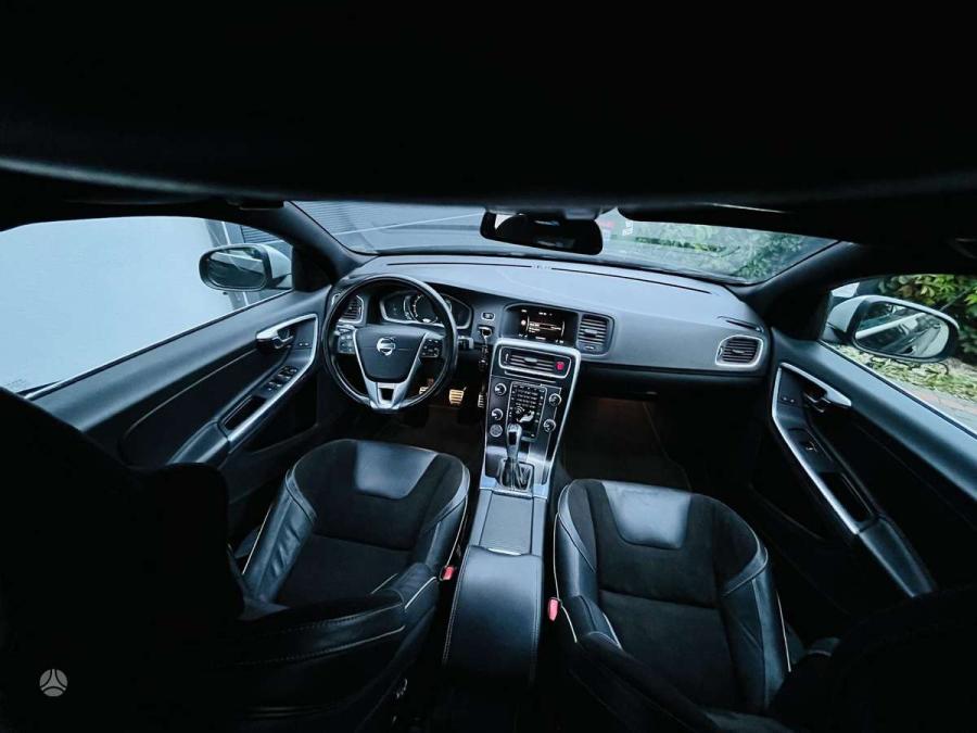 Zils Volvo S60 2014 Trakai, ar dzinēja tilpumu 1.97 L un nobraukumu 291 tūkst. km par 6950 €, foto 9 vietnē AUTOMOTO.COM.LV