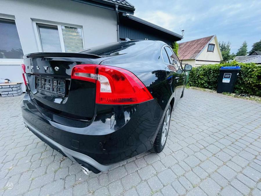 Zils Volvo S60 2014 Trakai, ar dzinēja tilpumu 1.97 L un nobraukumu 291 tūkst. km par 6950 €, foto 18 vietnē AUTOMOTO.COM.LV