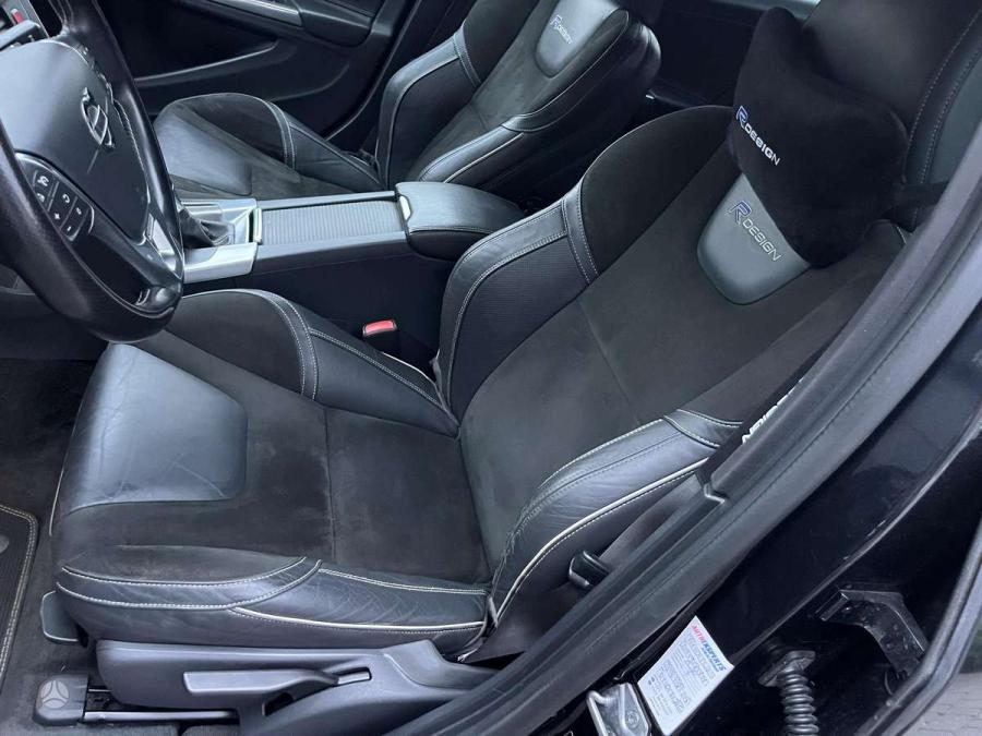 Zils Volvo S60 2014 Trakai, ar dzinēja tilpumu 1.97 L un nobraukumu 291 tūkst. km par 6950 €, foto 29 vietnē AUTOMOTO.COM.LV