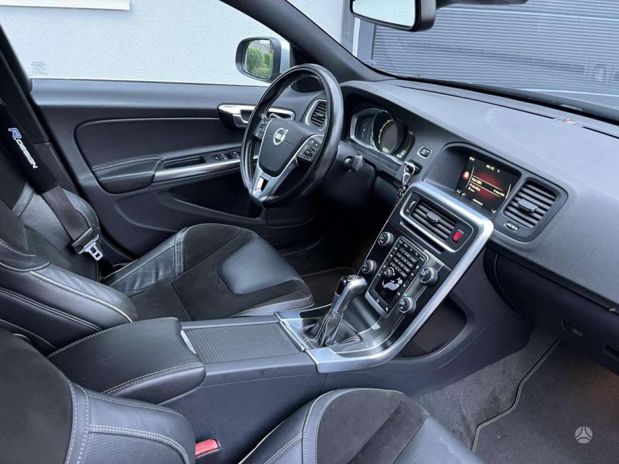Zils Volvo S60 2014 Trakai, ar dzinēja tilpumu 1.97 L un nobraukumu 291 tūkst. km par 6950 €, foto 34 vietnē AUTOMOTO.COM.LV