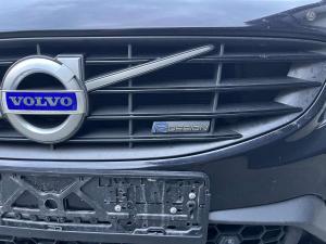 Zils Volvo S60 2014 Trakai, ar dzinēja tilpumu 1.97 L un nobraukumu 291 tūkst. km par 6950 €, foto 44 vietnē AUTOMOTO.COM.LV
