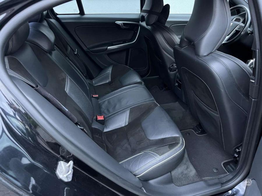Zils Volvo S60 2014 Trakai, ar dzinēja tilpumu 1.97 L un nobraukumu 281 tūkst. km par 6650 €, foto 15 vietnē AUTOMOTO.COM.LV