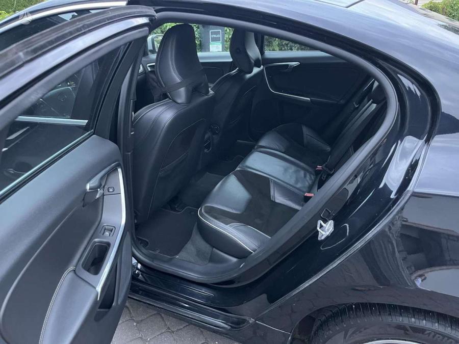 Zils Volvo S60 2014 Trakai, ar dzinēja tilpumu 1.97 L un nobraukumu 281 tūkst. km par 6650 €, foto 20 vietnē AUTOMOTO.COM.LV