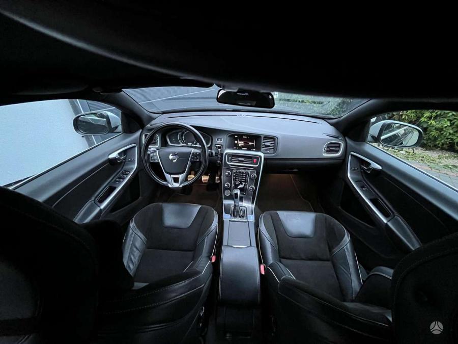 Zils Volvo S60 2014 Trakai, ar dzinēja tilpumu 1.97 L un nobraukumu 281 tūkst. km par 6650 €, foto 25 vietnē AUTOMOTO.COM.LV
