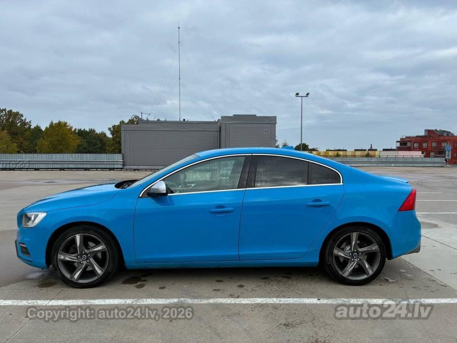 Zils Volvo S60 2014 Tallina, ar dzinēja tilpumu 2.00 L un nobraukumu 296 tūkst. km par 8000 €, foto 5 vietnē AUTOMOTO.COM.LV