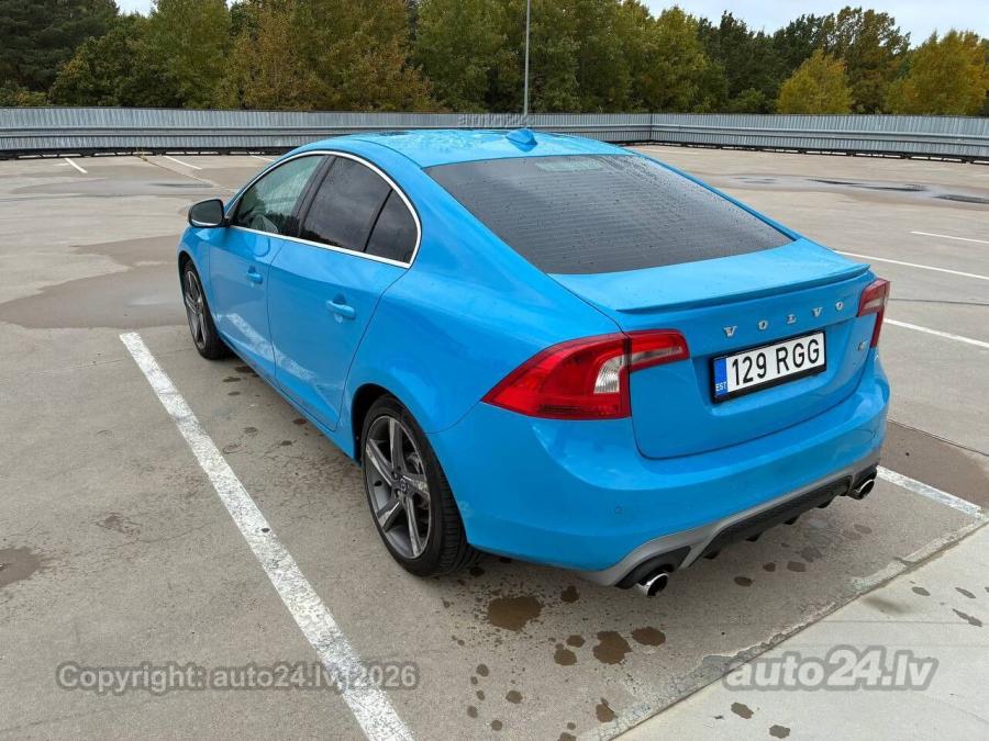 Zils Volvo S60 2014 Tallina, ar dzinēja tilpumu 2.00 L un nobraukumu 296 tūkst. km par 8000 €, foto 7 vietnē AUTOMOTO.COM.LV