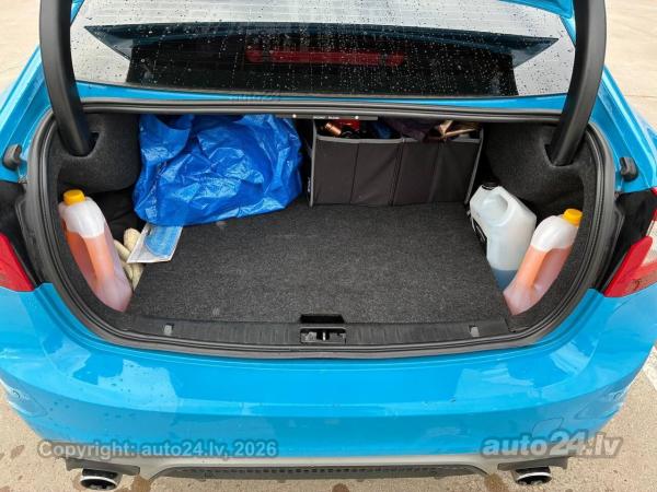 Zils Volvo S60 2014 Tallina, ar dzinēja tilpumu 2.00 L un nobraukumu 296 tūkst. km par 8000 €, foto 10 vietnē AUTOMOTO.COM.LV