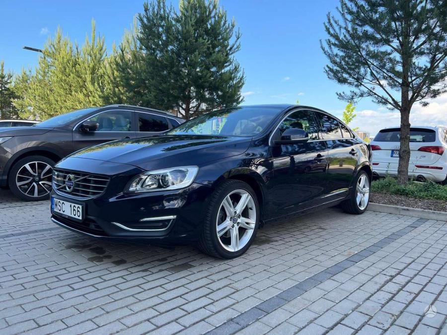 Zils Volvo S60 2015 Viļņa, ar dzinēja tilpumu 1.97 L un nobraukumu 150 tūkst. km par 13999 €, foto 3 vietnē AUTOMOTO.COM.LV
