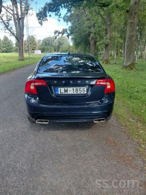 Zils Volvo S60 2015 Valmiera, ar dzinēja tilpumu 2.00 L un nobraukumu 308 tūkst. km par 6200 €, foto 4 vietnē AUTOMOTO.COM.LV