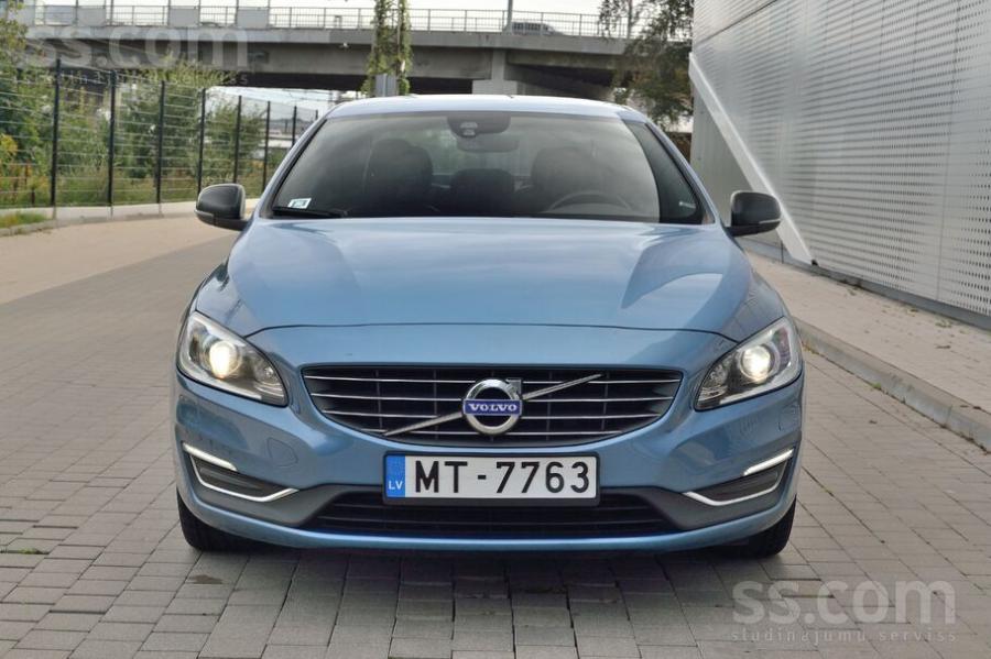 Blue Volvo S60 2016 in Riga, with an engine capacity of 2.00 L and mileage of 216 thousand km for 8100 €, photo 4 on AUTOMOTO.COM.LV