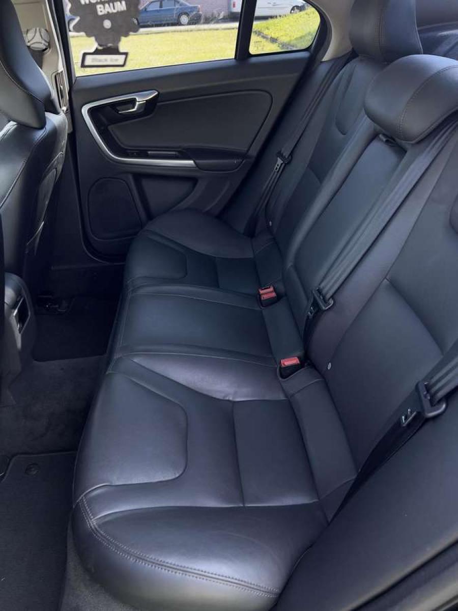 Zils Volvo S60 2016 Kauņa, ar dzinēja tilpumu 1.97 L un nobraukumu 232 tūkst. km par 6999 €, foto 8 vietnē AUTOMOTO.COM.LV