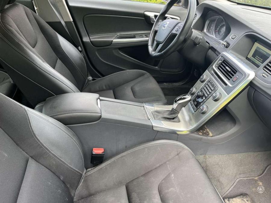 Zils Volvo S60 2016 Plungė, ar dzinēja tilpumu 1.97 L un nobraukumu 0 tūkst. km par 5600 €, foto 10 vietnē AUTOMOTO.COM.LV