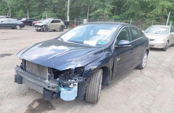 Синий Вольво С60 2016 в Вильнюс, объемом двигателя 1.97 л и пробегом 152 тыс. км за 5800 €, фото 6 на AUTOMOTO.COM.LV