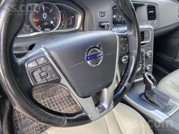 Zils Volvo S60 2016 Jelgava, ar dzinēja tilpumu 2.00 L un nobraukumu 315 tūkst. km par 6990 €, foto 6 vietnē AUTOMOTO.COM.LV