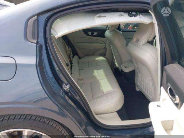 Blue Volvo S60 2019 in Klaipeda, with an engine capacity of 1.97 L and mileage of 76 thousand km for 14100 €, photo 8 on AUTOMOTO.COM.LV