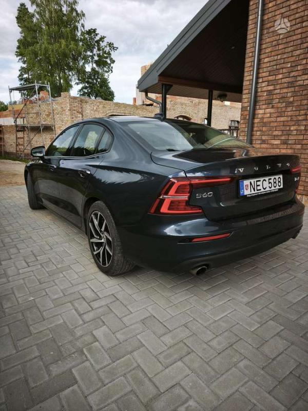 Blue Volvo S60 2019 in Vilnius, with an engine capacity of 1.97 L and mileage of 62 thousand km for 19540 €, photo 5 on AUTOMOTO.COM.LV