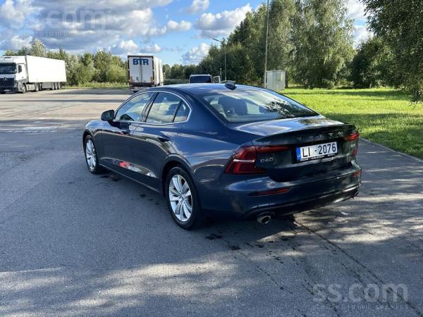 Zils Volvo S60 2021 Rīga, ar dzinēja tilpumu 2.00 L un nobraukumu 80 tūkst. km par 25500 €, foto 3 vietnē AUTOMOTO.COM.LV