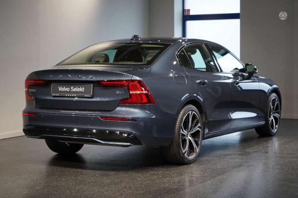Zils Volvo S60 2023 Viļņa, ar dzinēja tilpumu 1.97 L un nobraukumu 76 tūkst. km par 30900 €, foto 3 vietnē AUTOMOTO.COM.LV