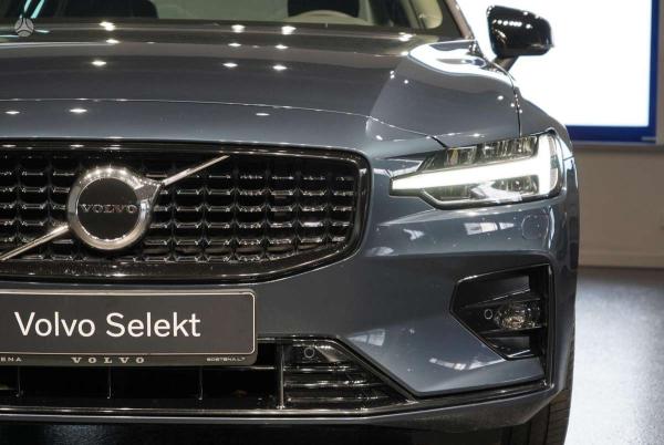 Zils Volvo S60 2023 Viļņa, ar dzinēja tilpumu 1.97 L un nobraukumu 76 tūkst. km par 30900 €, foto 5 vietnē AUTOMOTO.COM.LV