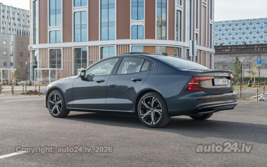Zils Volvo S60 2023 Tallina, ar dzinēja tilpumu 2.00 L un nobraukumu 47 tūkst. km par 35500 €, foto 6 vietnē AUTOMOTO.COM.LV