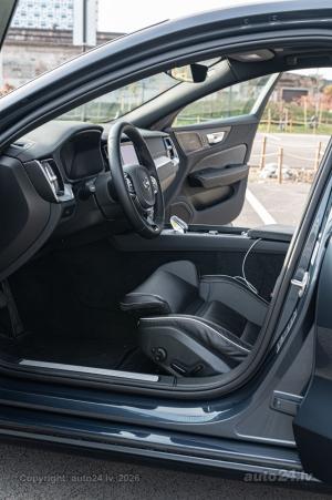 Zils Volvo S60 2023 Tallina, ar dzinēja tilpumu 2.00 L un nobraukumu 47 tūkst. km par 35500 €, foto 14 vietnē AUTOMOTO.COM.LV