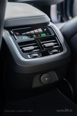 Zils Volvo S60 2023 Tallina, ar dzinēja tilpumu 2.00 L un nobraukumu 47 tūkst. km par 35500 €, foto 16 vietnē AUTOMOTO.COM.LV