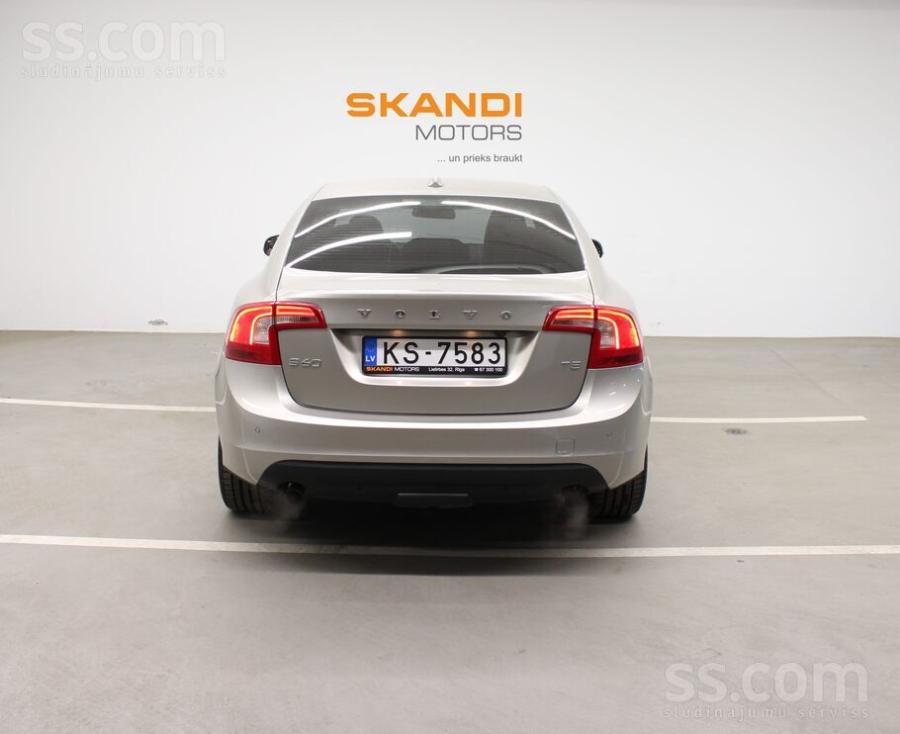 Brown Volvo S60 2012 in Riga, with an engine capacity of 2.00 L and mileage of 147 thousand km for 7990 €, photo 5 on AUTOMOTO.COM.LV